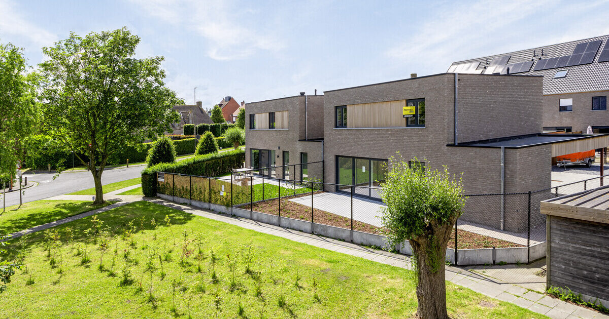 Van verlaten boerderij tot moderne woonwijk in Aartrijke | Potrell